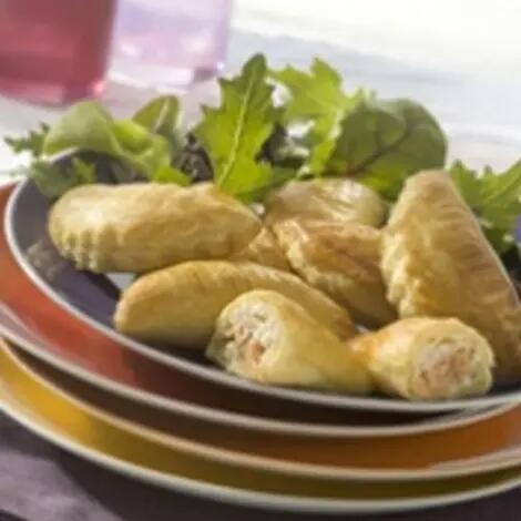 Mini-chaussons au saumon fumé et au fromage frais - Recette au fromage