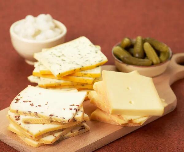 Raclette : nos conseils pour un moment réussi : Qui veut du fromage