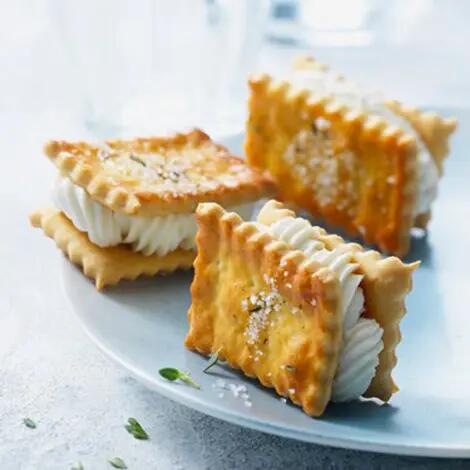 Crackers provençaux au fromage frais - Recette au fromage