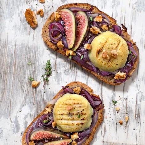 Toast de chèvre chaud à la figue - Recette au fromage