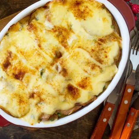 Gratin de pommes de terre façon raclette - Recette au fromage