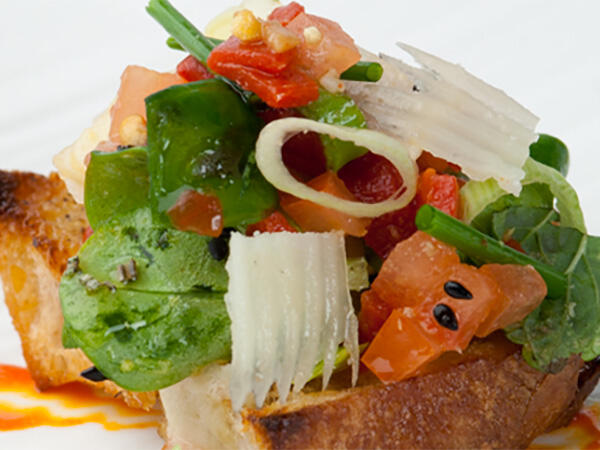 P'tites tartines de fromage frais, jambon, tomates et fromage de brebis ...